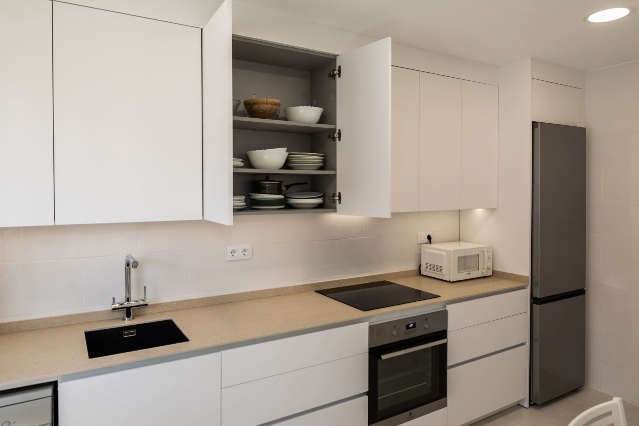 Cocina Lineal Minimalista - FAJOVI Cocinas